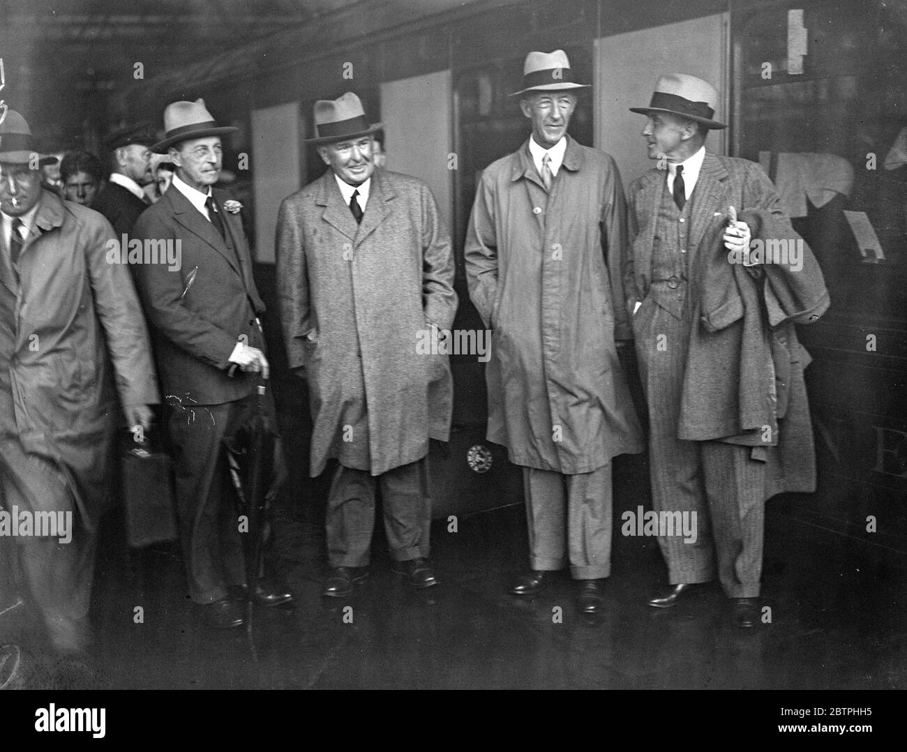 Golfers leave for America . The Senior golfers team to meet ...