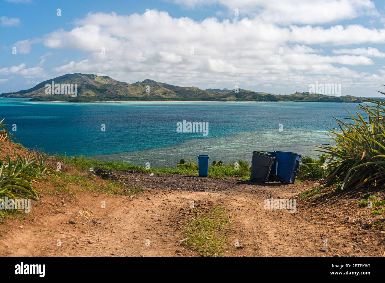 Trash island pacific view hi-res stock photography and images - Alamy