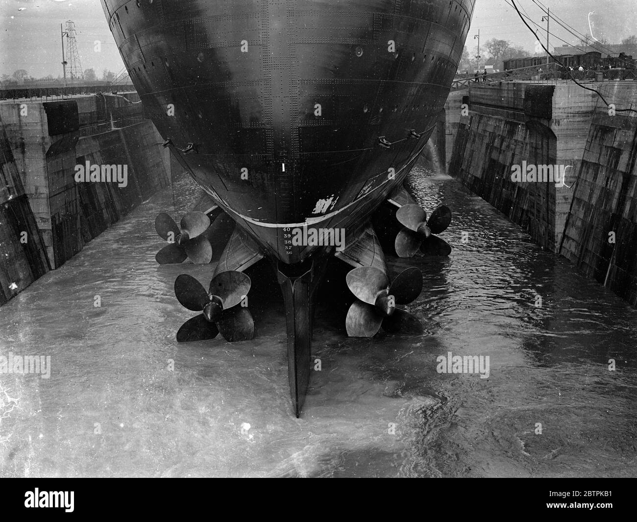 Queen mary liner hi-res stock photography and images - Alamy