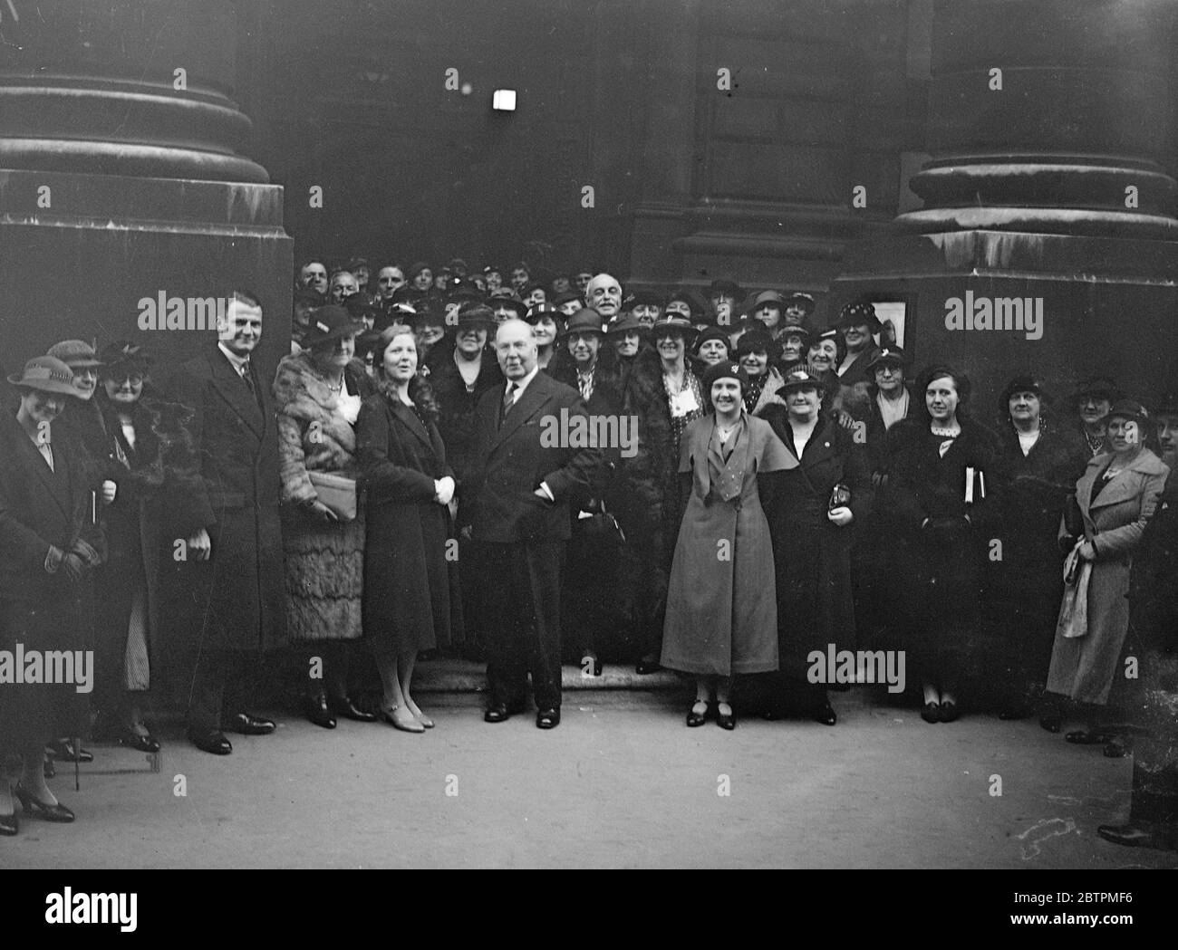 Welsh party tours GPO . Assistant Postmaster General as guide . The ...