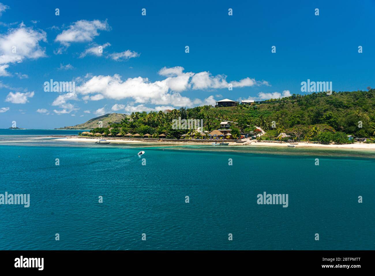 Turquoise water at nanuya lailai island hi-res stock photography and ...