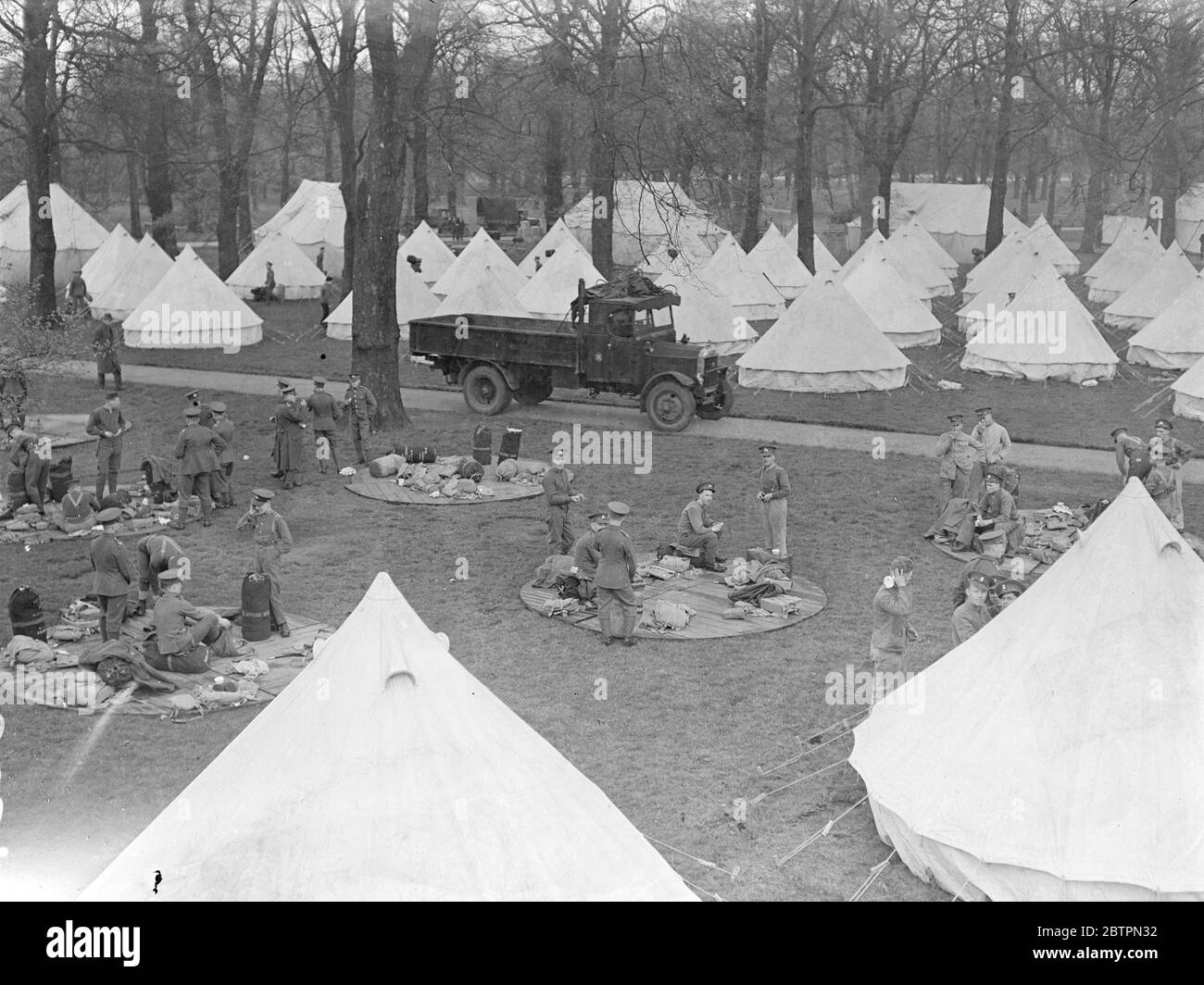 Kensington 'Coronation Camp'. Troops who will line the streets during ...