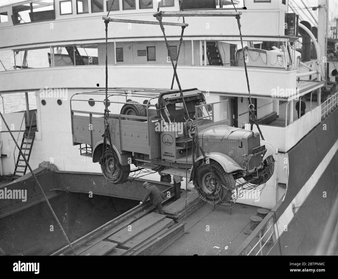News transport lorries Black and White Stock Photos & Images - Alamy