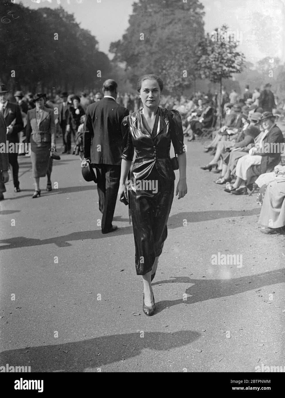 Fashion scene in london Black and White Stock Photos & Images - Alamy