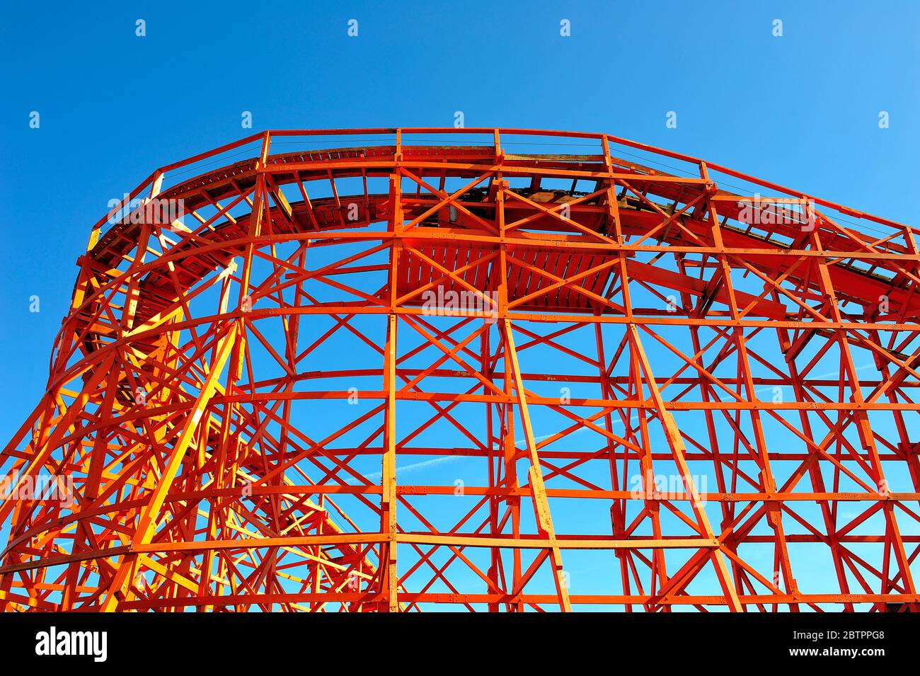 Roller coaster structure hi-res stock photography and images - Alamy