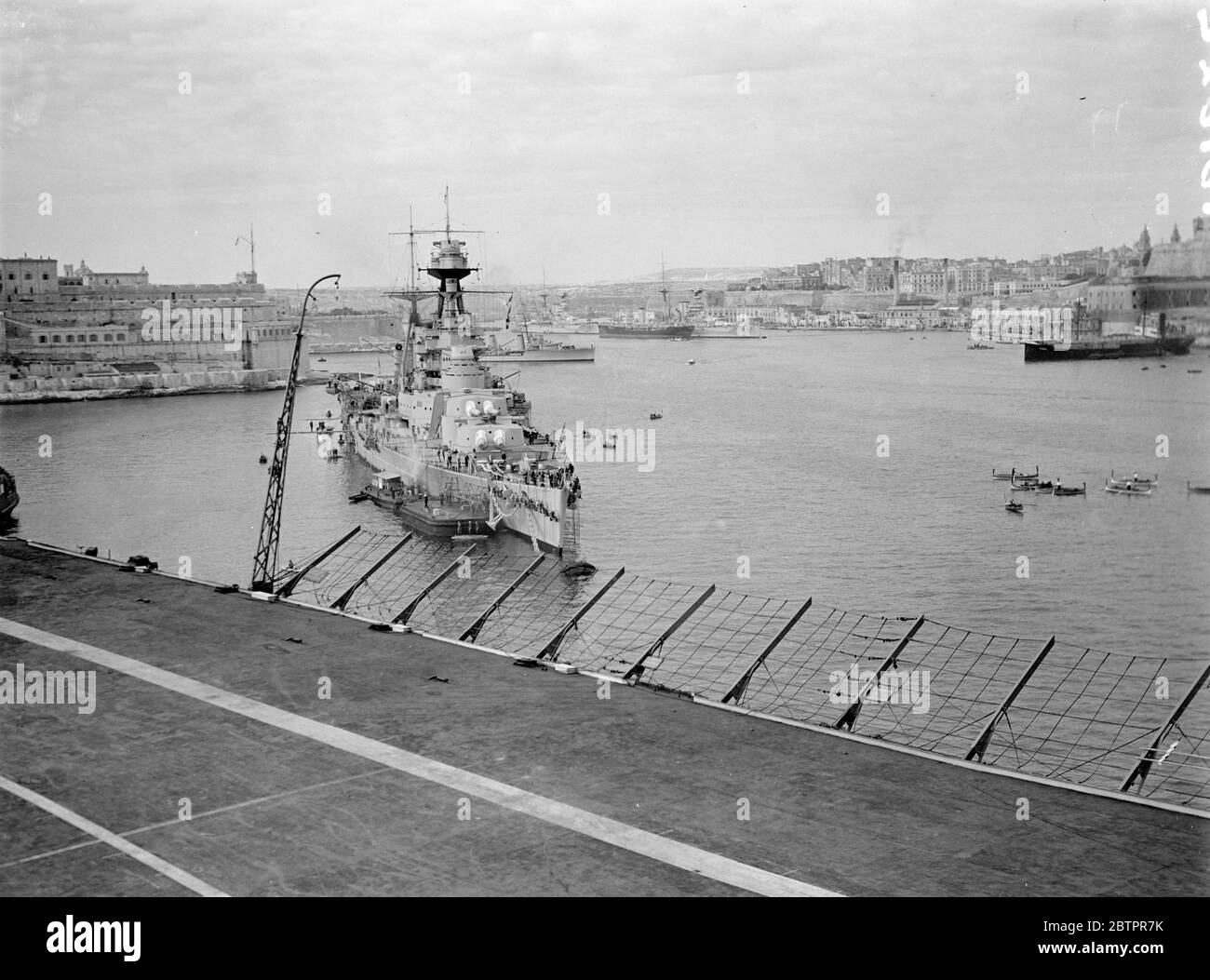 Aircraft carrier anchor hi-res stock photography and images - Alamy