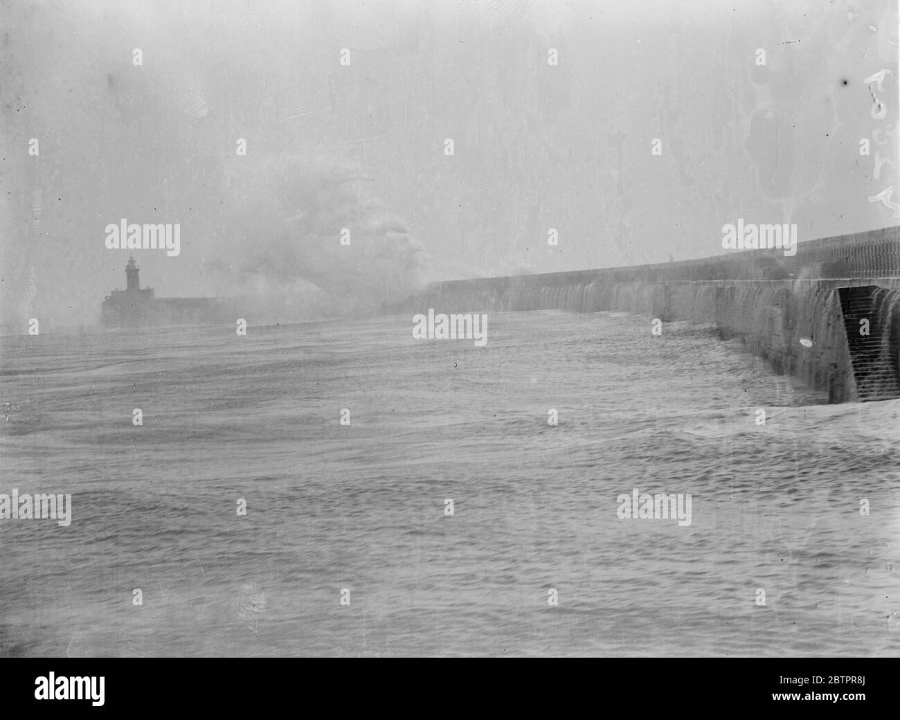 Storm over english channel Black and White Stock Photos & Images - Alamy