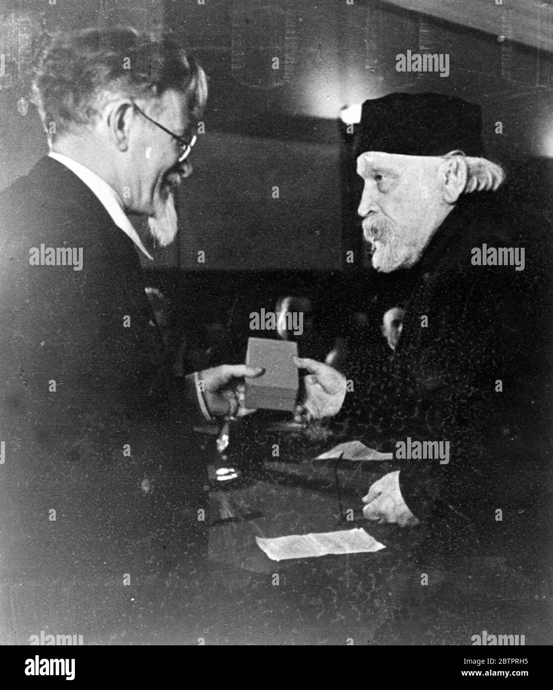 Professor i hi-res stock photography and images - Alamy