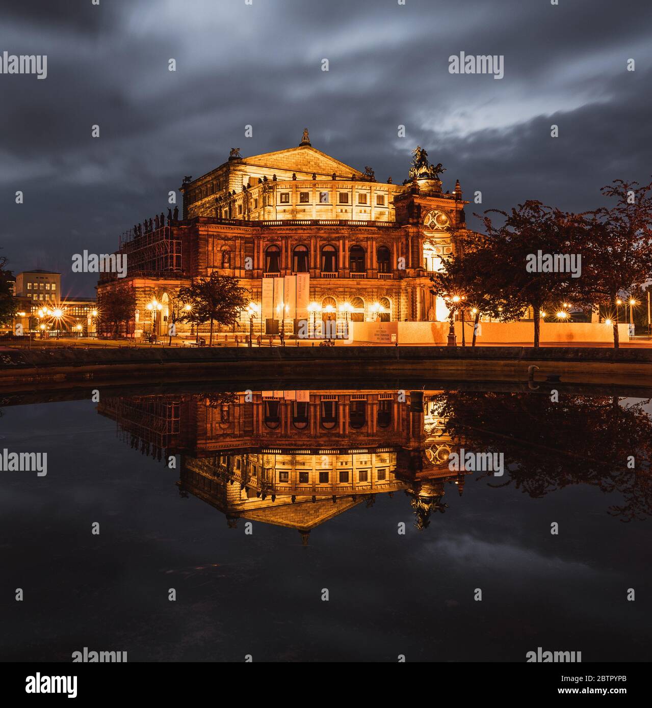 the beautiful opera house of dresden, semperoper, saxony, germany Stock ...