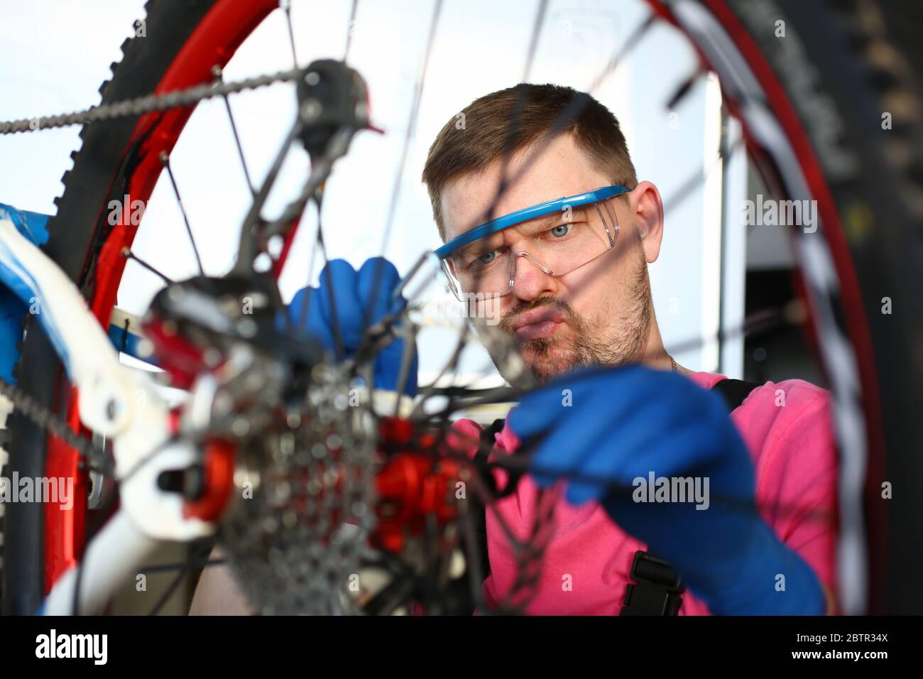 Using tool hi-res stock photography and images - Alamy