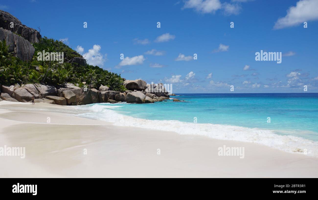 amazing tropical landscape on the seychelles islands Stock Photo - Alamy