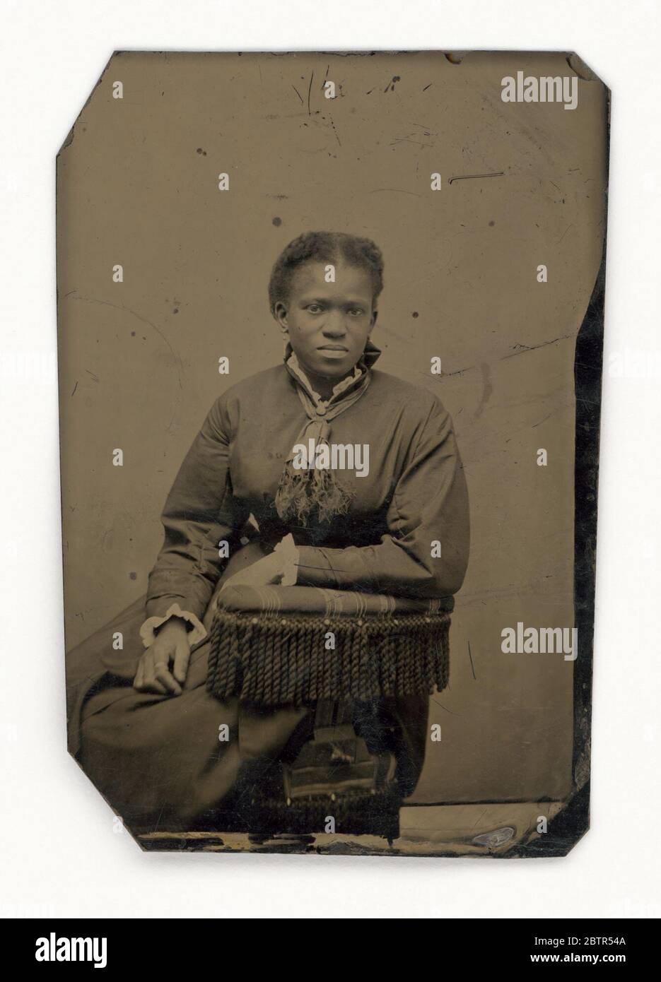 Leaning on forearm hi-res stock photography and images - Alamy