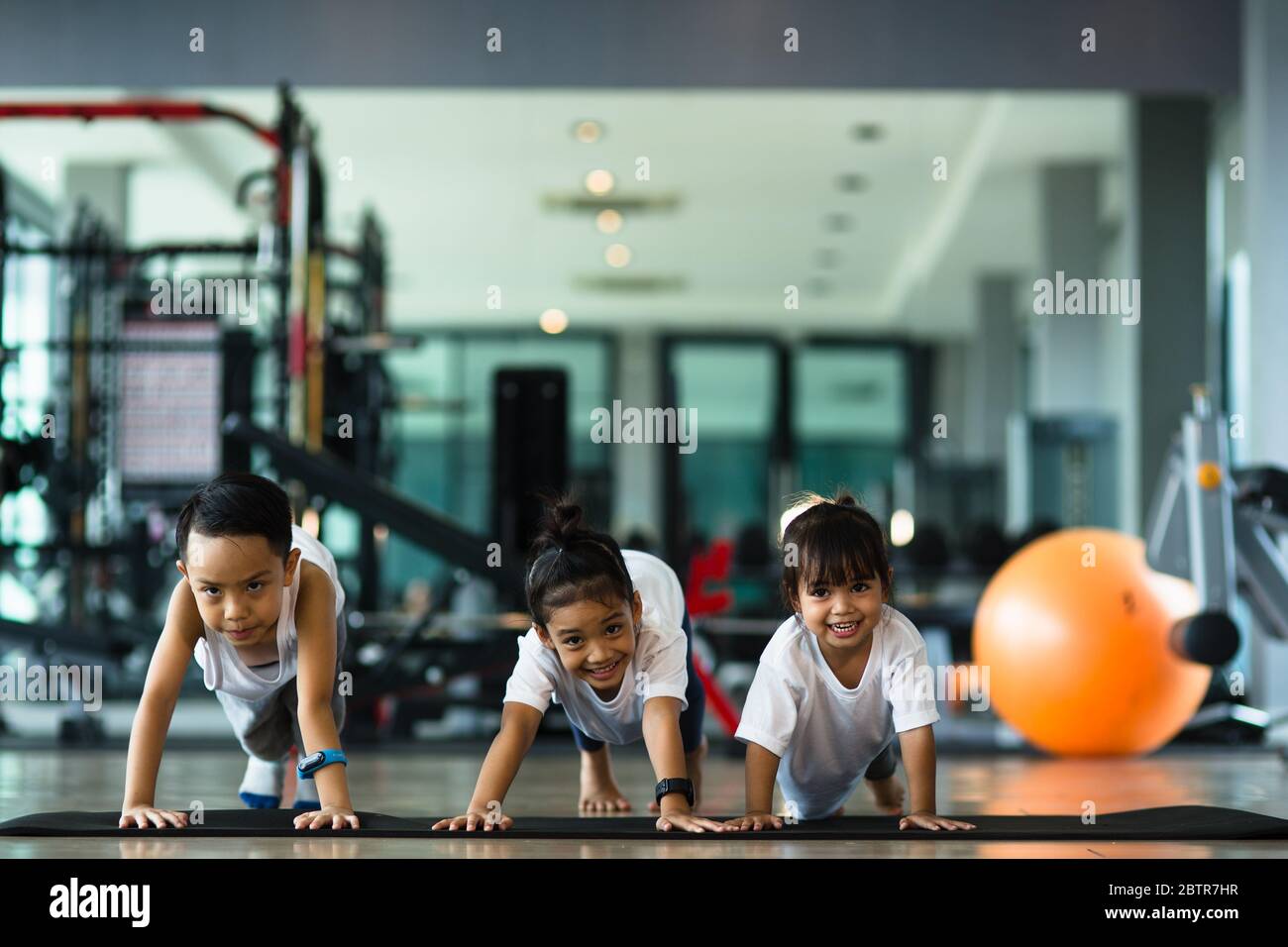 Gymnastic children hi-res stock photography and images - Alamy