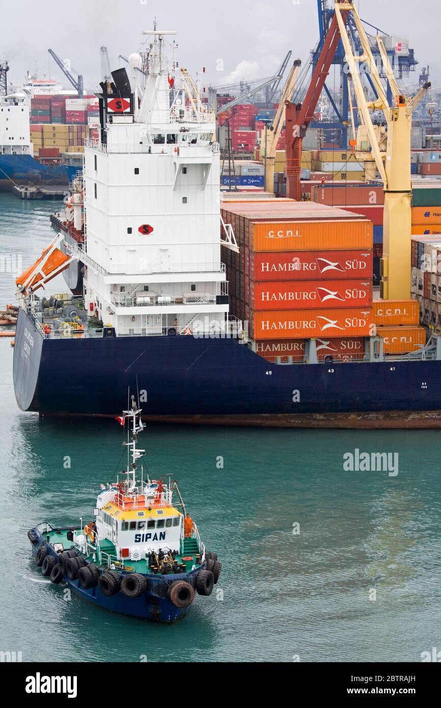 Container ship in the Port of Callao, Lima, Peru, South America Stock ...