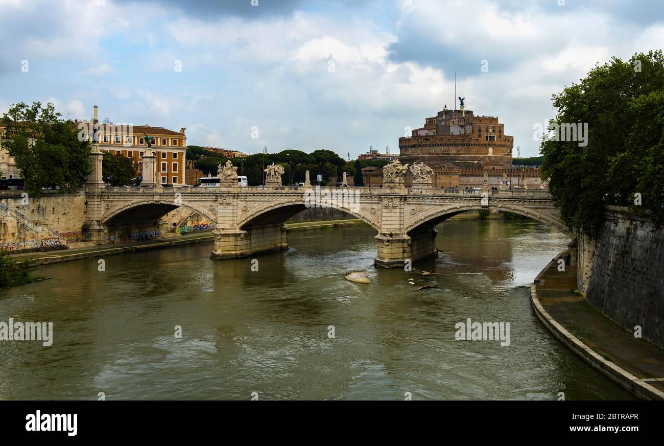 Ponte vittorio emmanuel ii hi-res stock photography and images - Alamy