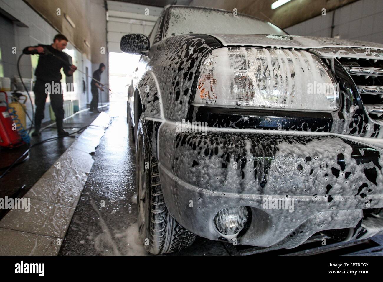 Carwash process hi-res stock photography and images - Alamy