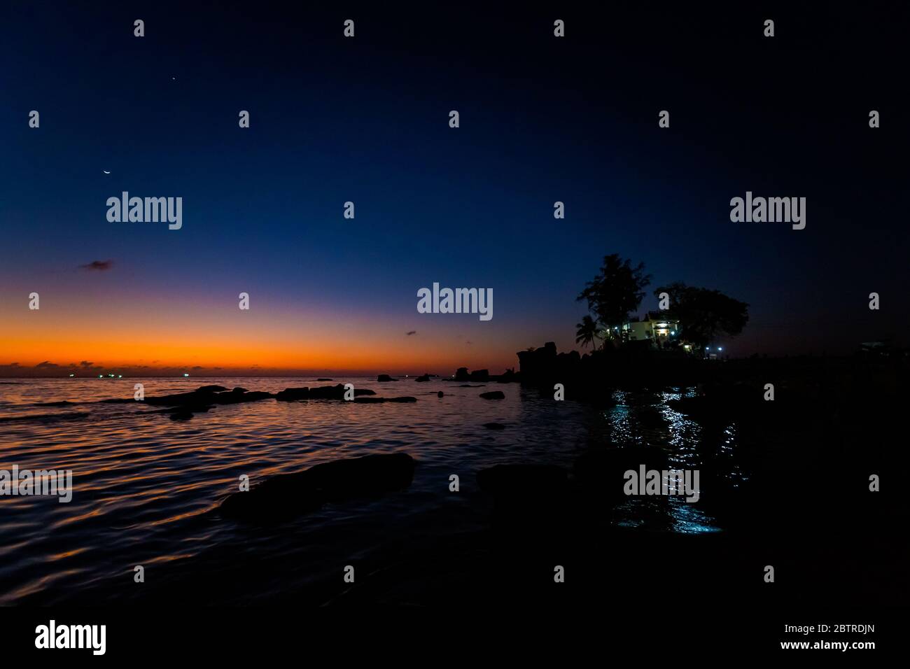 Summer sunset seascape on tropical Phu Quoc island, Duong Dong village ...