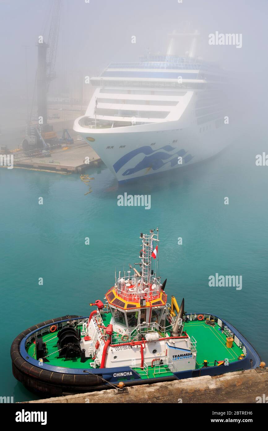 Lima weather hi-res stock photography and images - Alamy