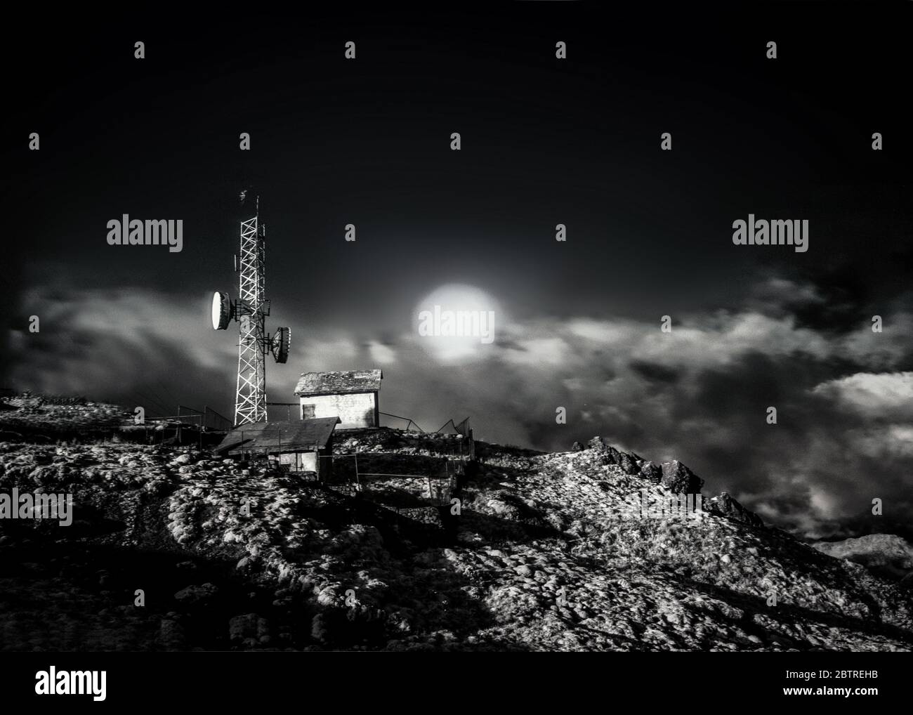 Radio tower at night hi-res stock photography and images - Alamy