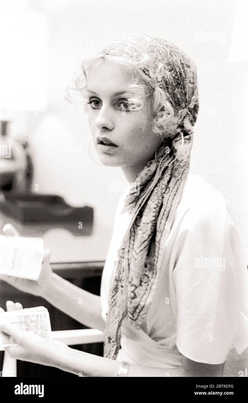 British model twiggy 1966 hi-res stock photography and images - Alamy