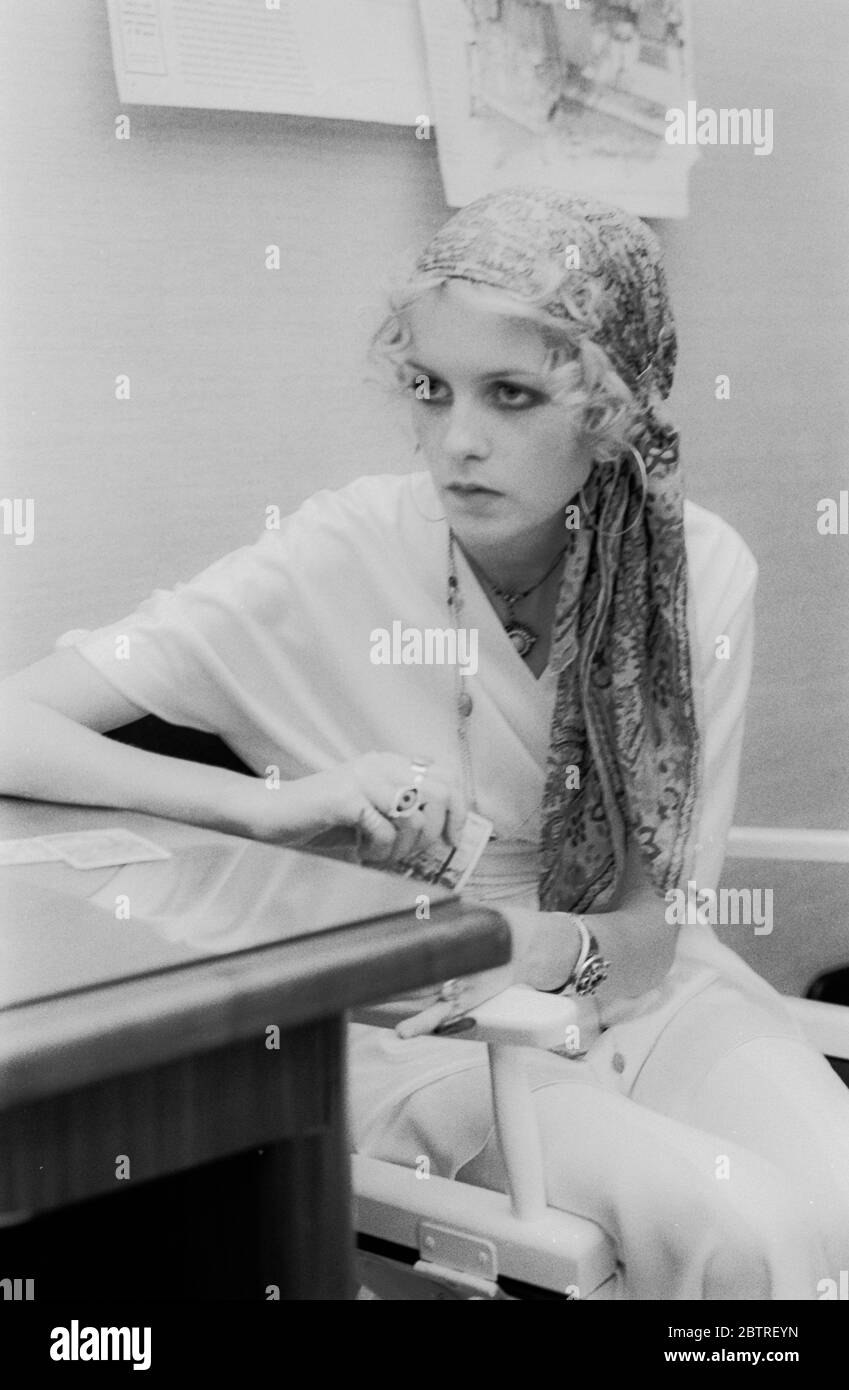 Twiggy 1968 hi-res stock photography and images - Alamy