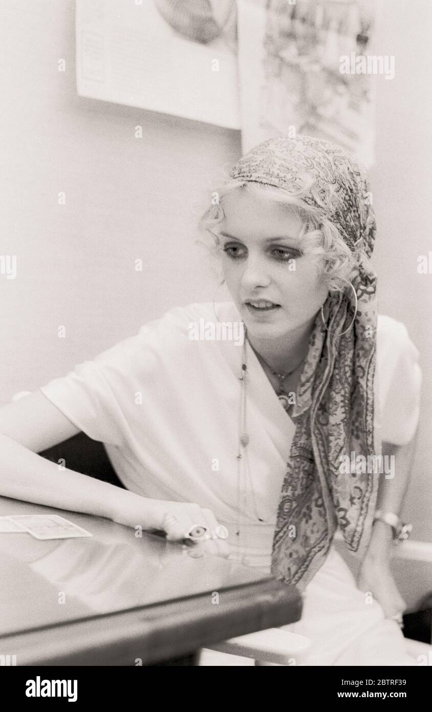 1960's supermodel "Twiggy" backstage before a fashion show in 1968 ...