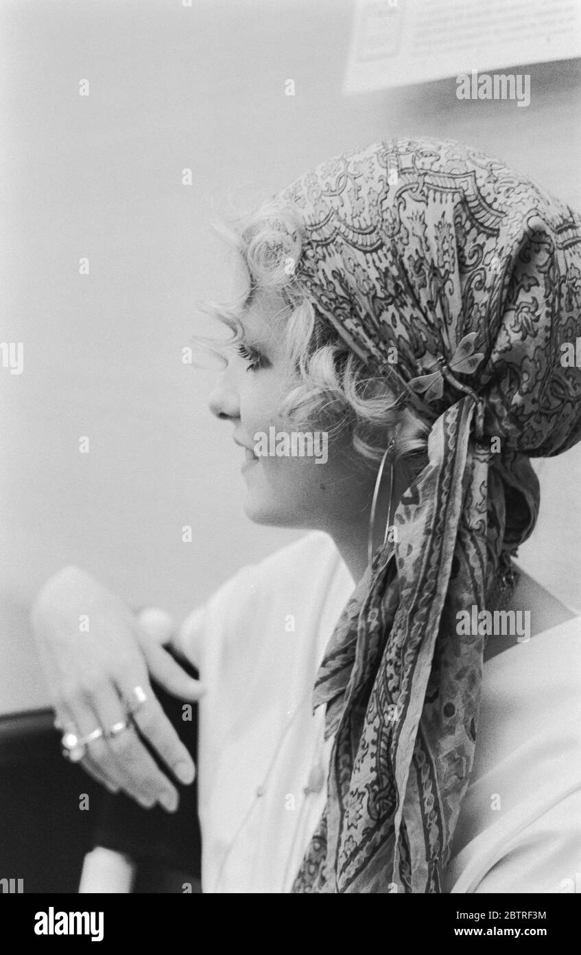 Twiggy 1960s hi-res stock photography and images - Alamy