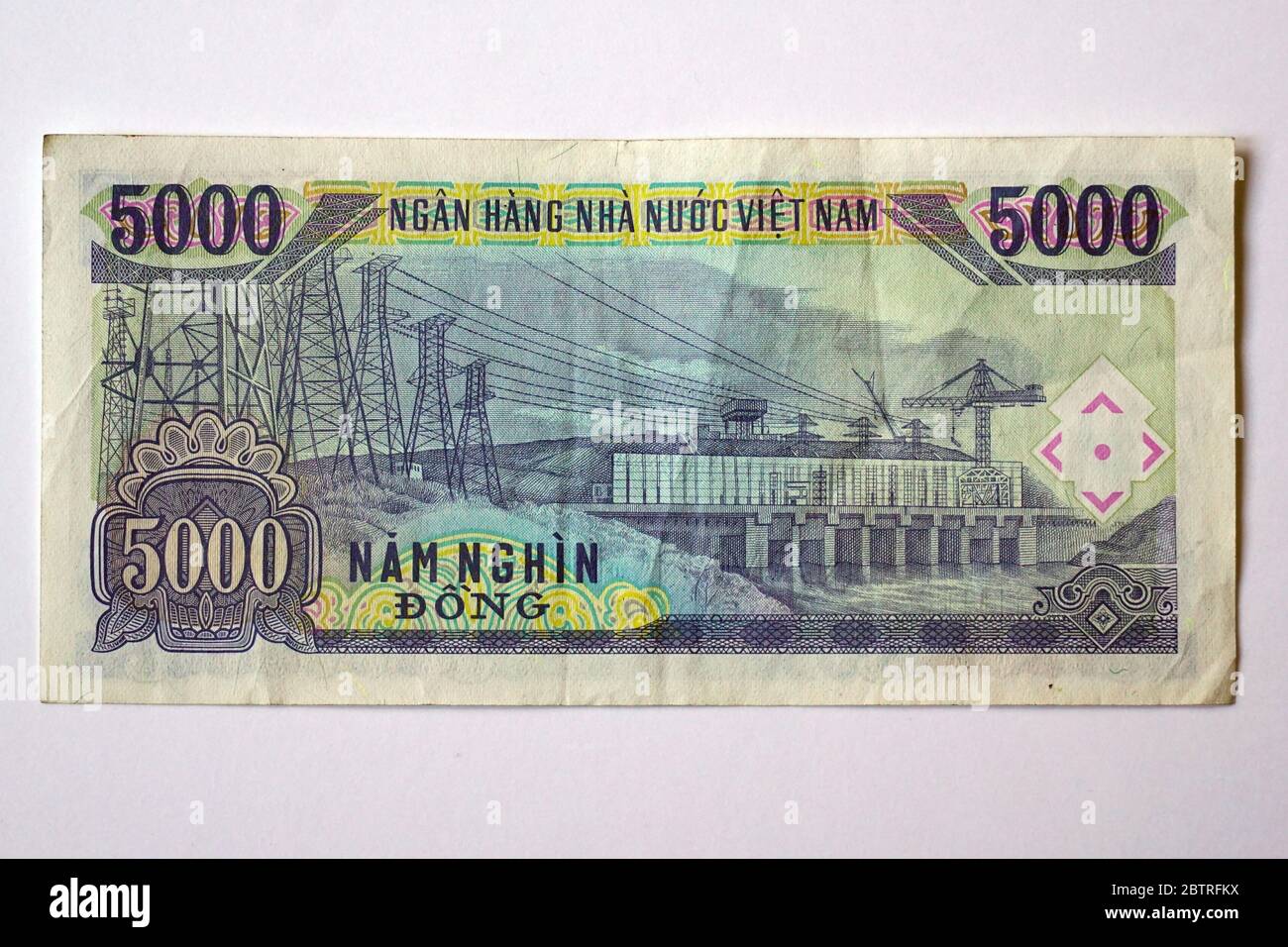Vietnam 5000 currency money note hi-res stock photography and images ...