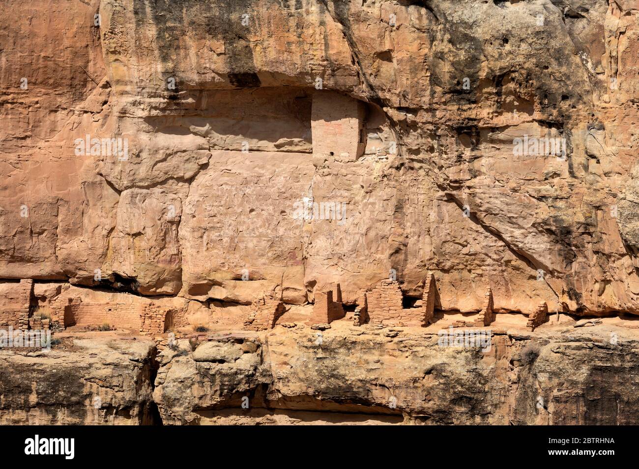CO00250-00...COLORADO - Ruins of a 700 year old cliff dwelling ...