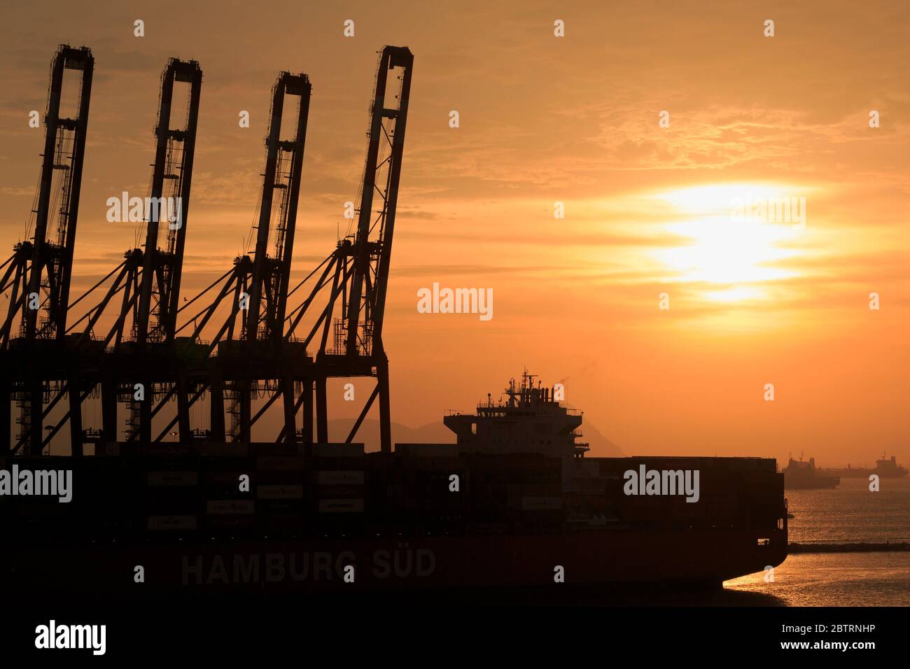 Lima Crane High Resolution Stock Photography and Images - Alamy