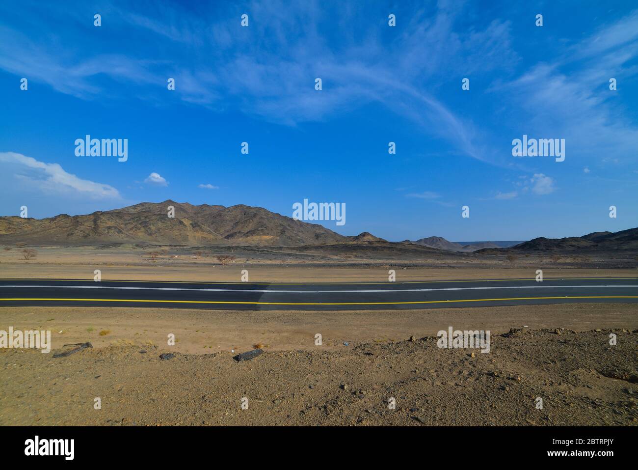 Desserts and Roads, long straight road leading through dessert Stock ...