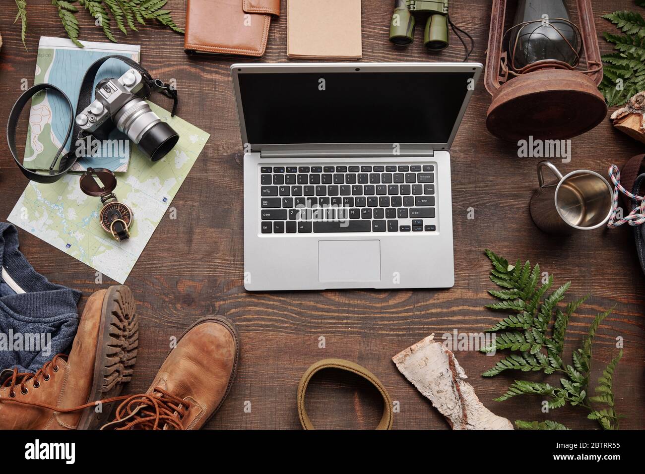 Open compass map hi-res stock photography and images - Alamy