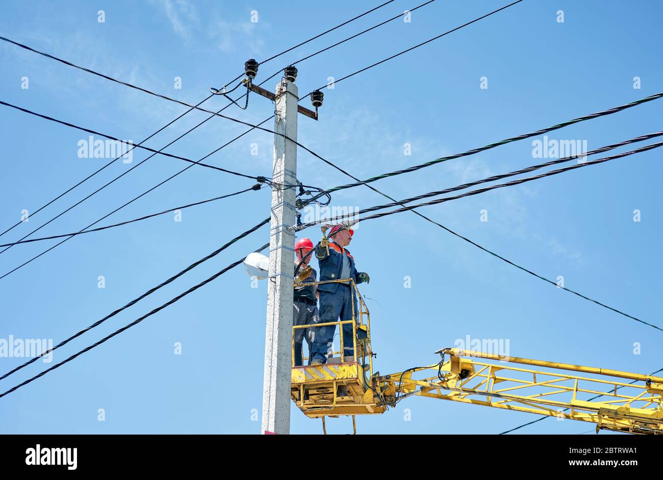 Electricians vehicle hi-res stock photography and images - Alamy
