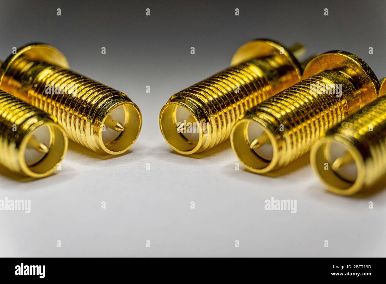 Gold edge connectors hi-res stock photography and images - Alamy