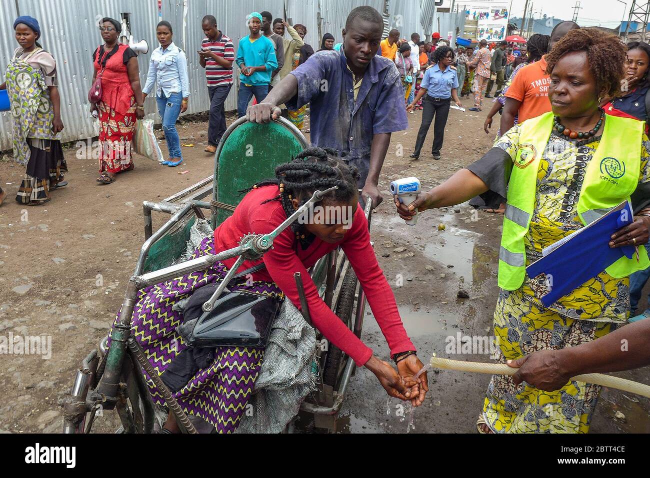 Congo hands water hi-res stock photography and images - Alamy