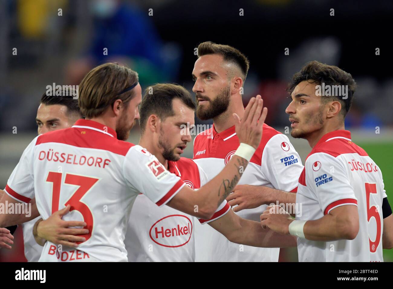 Dusseldorf, Deutschland. 27th May, 2020. firo, soccer: 27.05.2020 1 ...