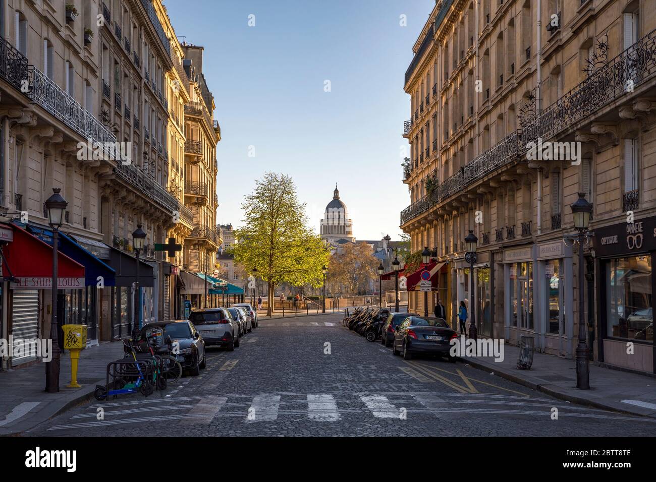 Paris, France - April 5, 2020 Stock Photo - Alamy