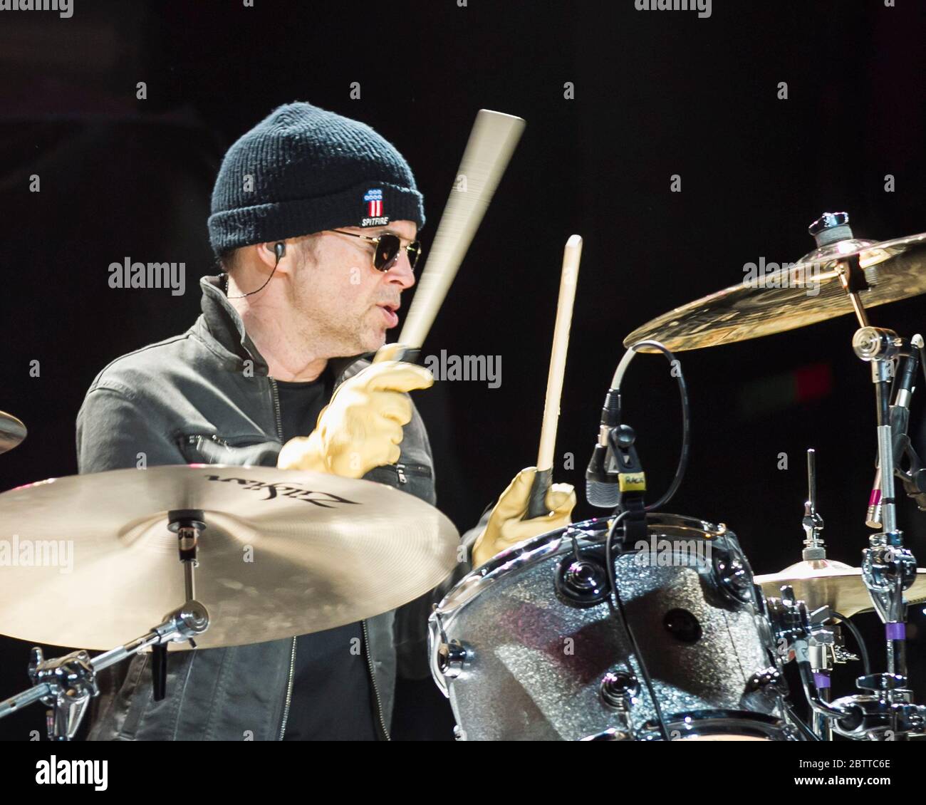 Drummer Shawn Pelton performs with The Cringe at Ryman Auditorium in ...