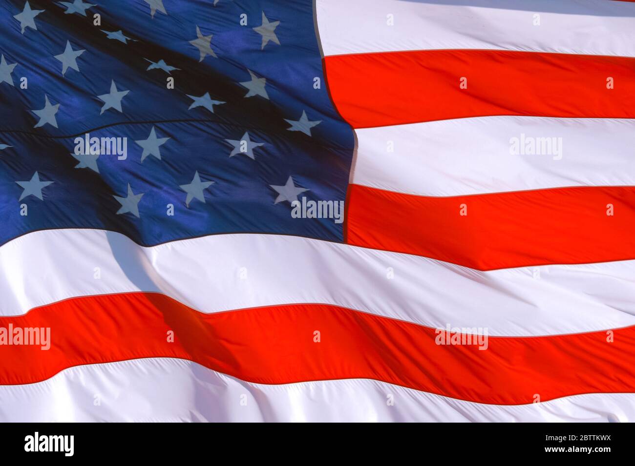 Large american flag hi-res stock photography and images - Alamy