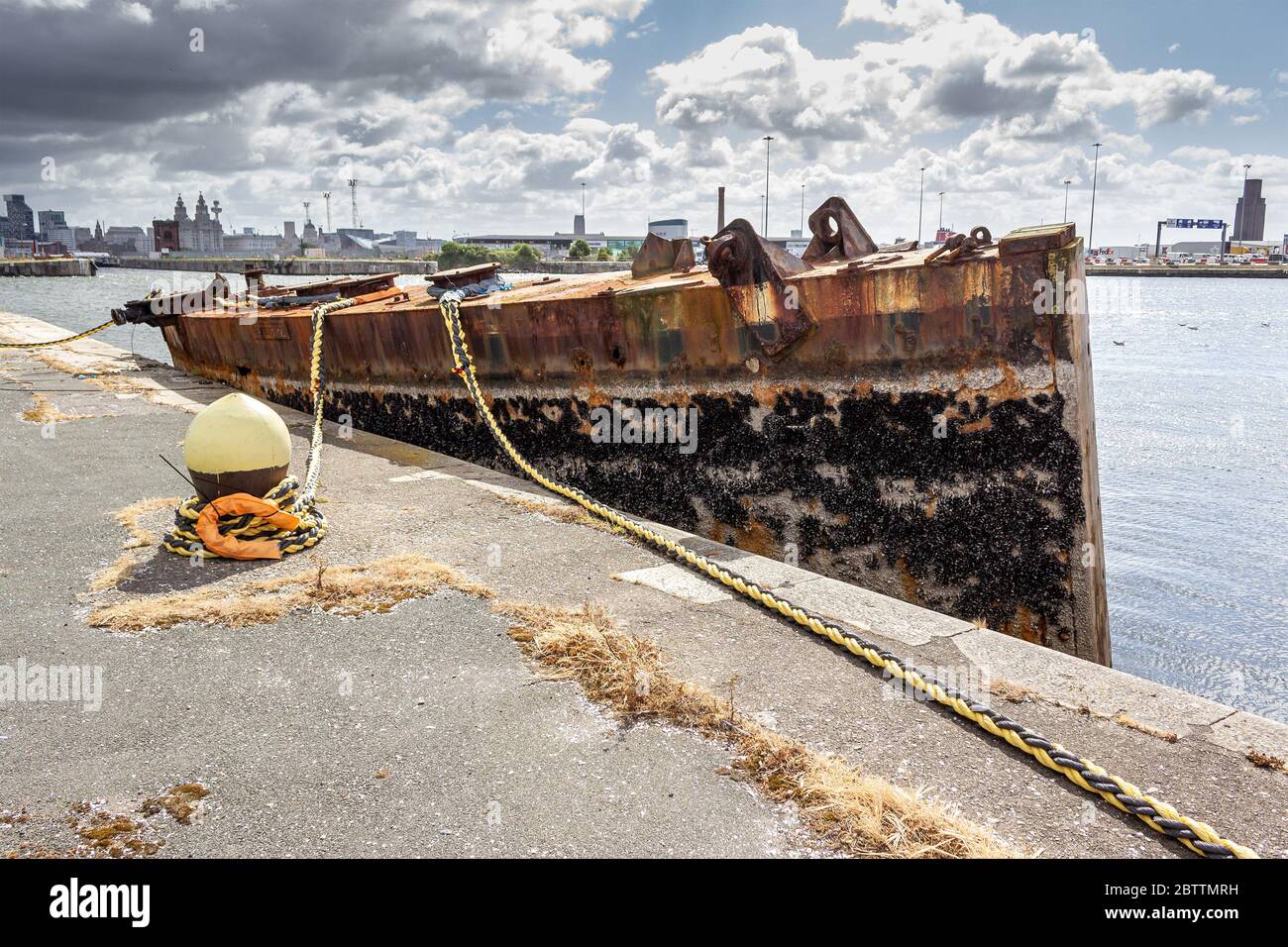 Caisson gate hi-res stock photography and images - Alamy