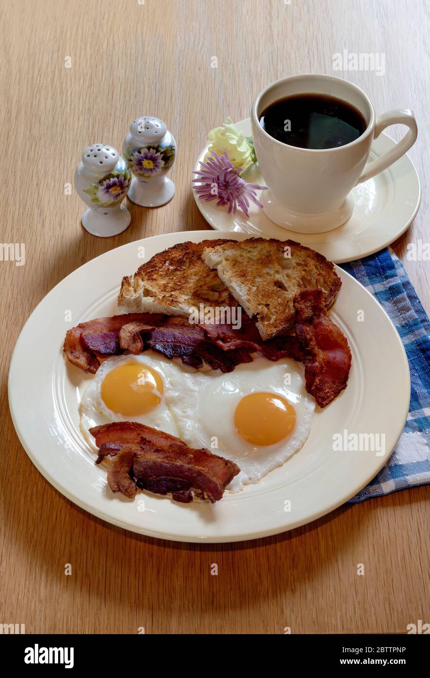 American breakfast bacon hi-res stock photography and images - Alamy