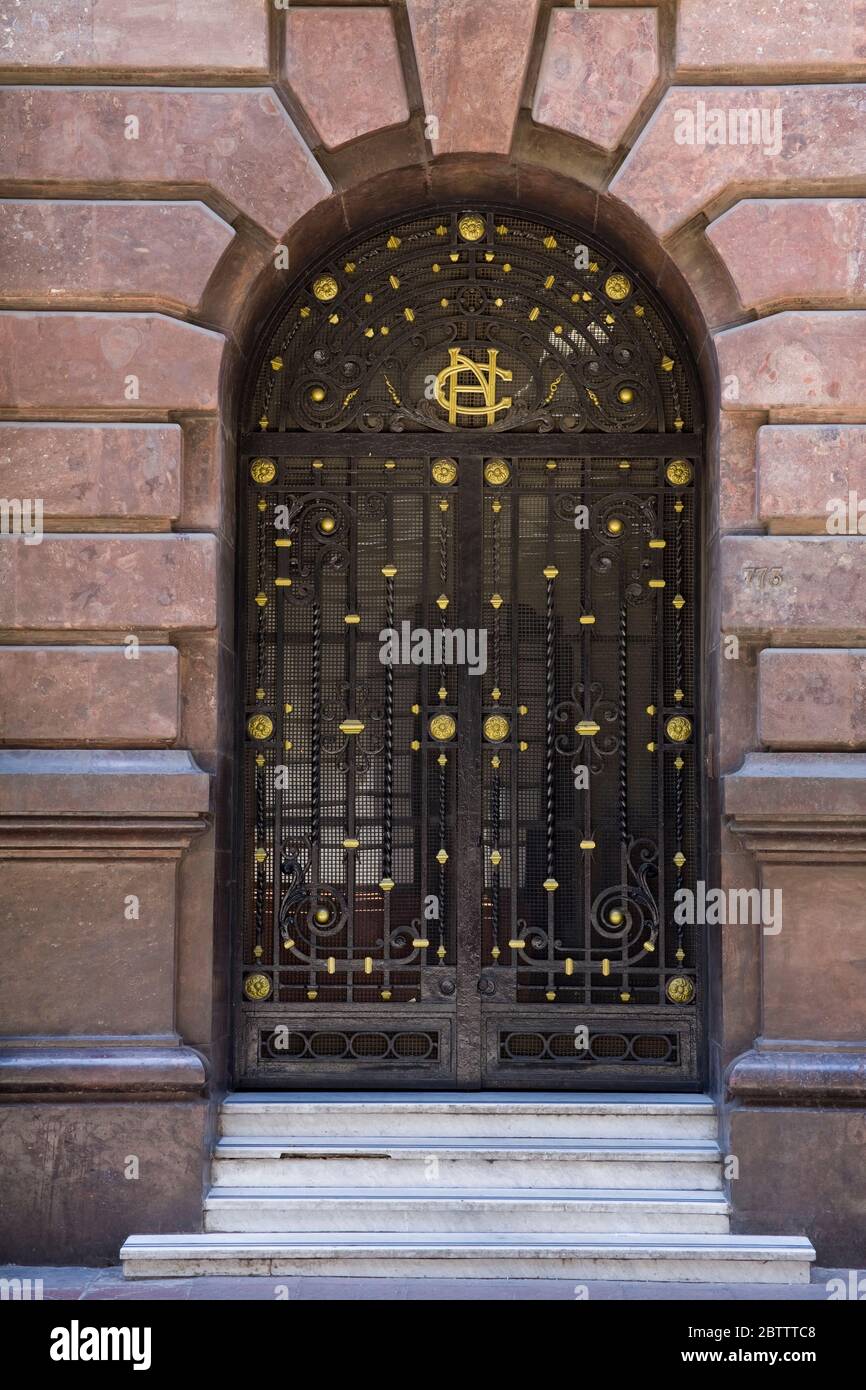 Stock exchange door hi-res stock photography and images - Alamy