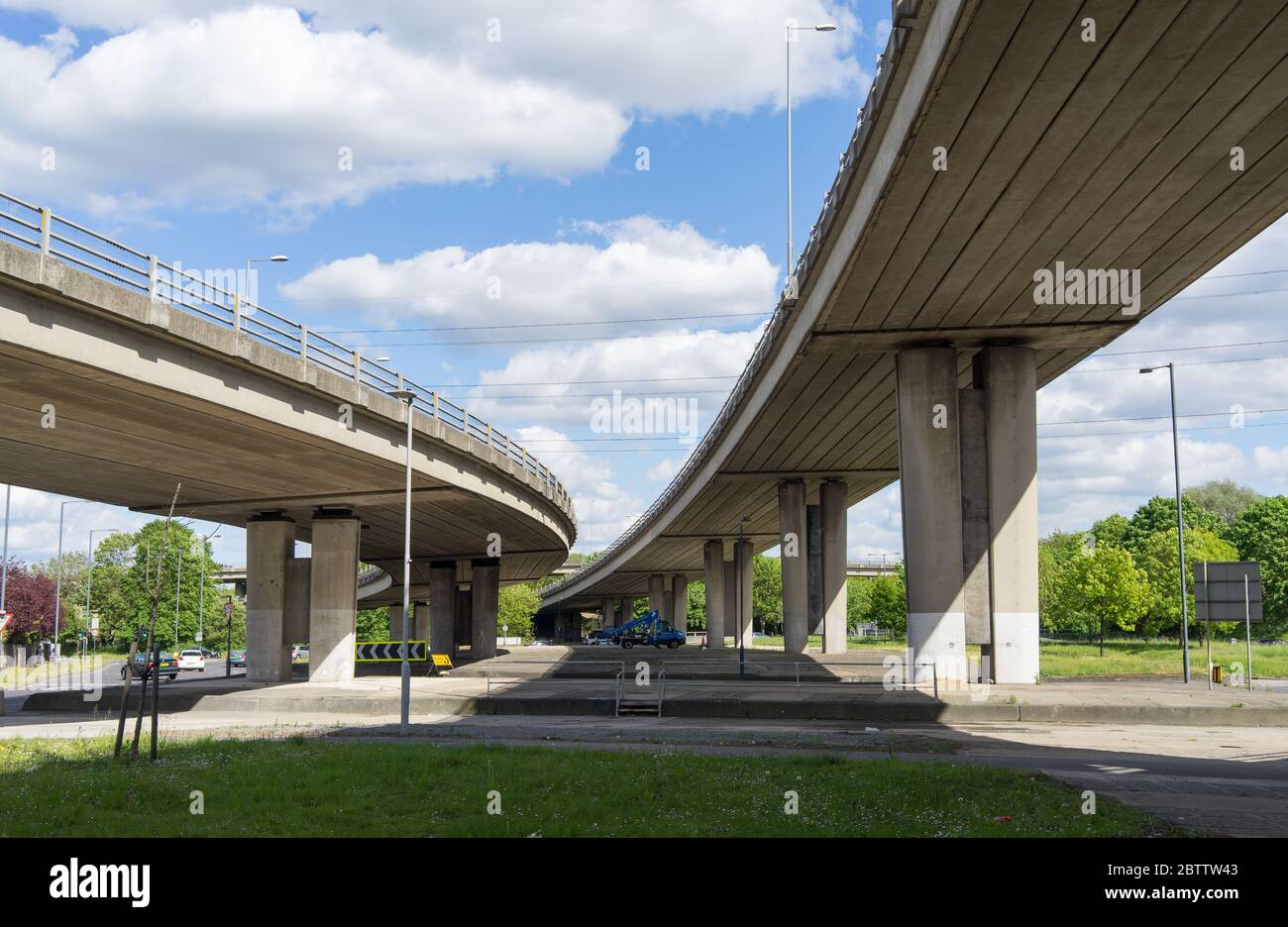 Elevated flyover hi-res stock photography and images - Alamy
