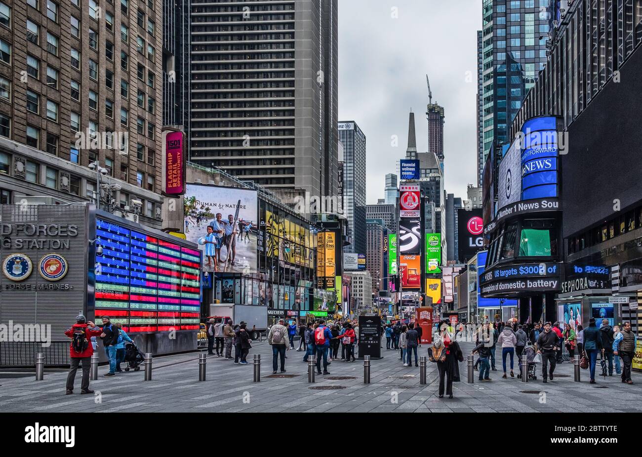 Times square manhattan hi-res stock photography and images - Alamy