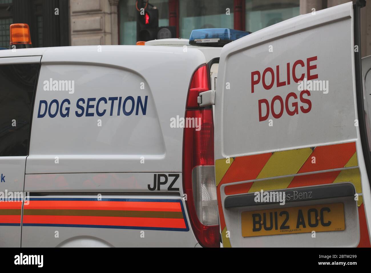 Dog Section van for police dogs of the UK Metropolitan Police. London ...