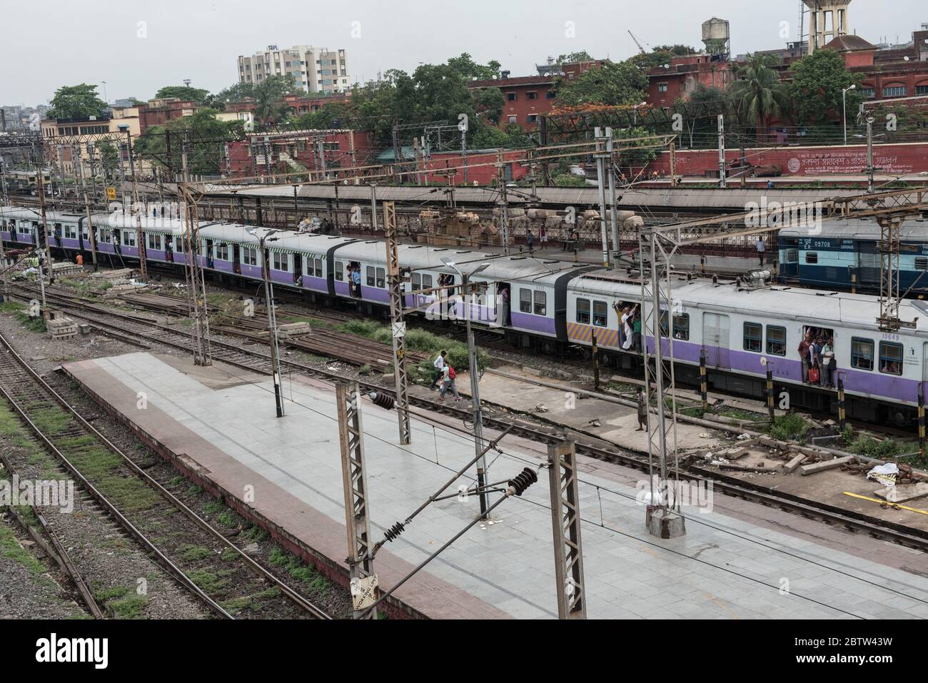 Howrah Junction Railway Station from above. Kolkata, West Bengal, India ...
