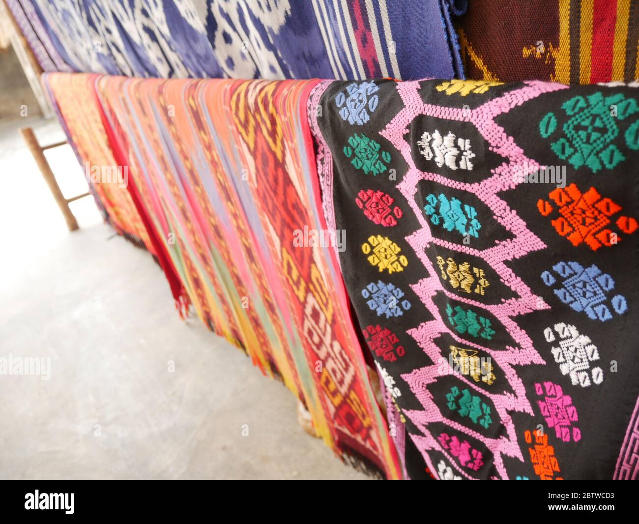 Lombok craft market hi-res stock photography and images - Alamy