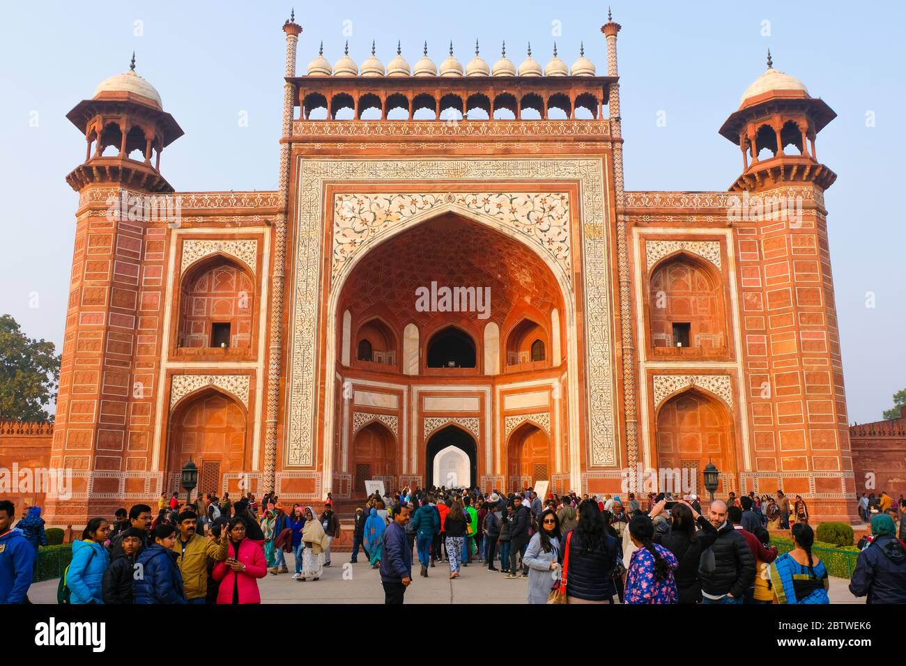 Entry door of taj mahal hi-res stock photography and images - Alamy