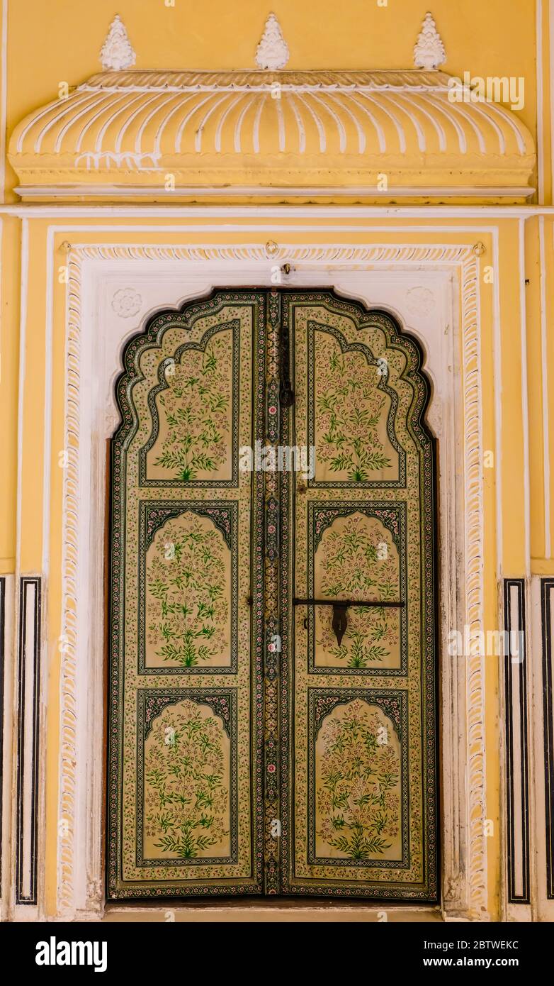 Indian royal palace door Stock Photo - Alamy