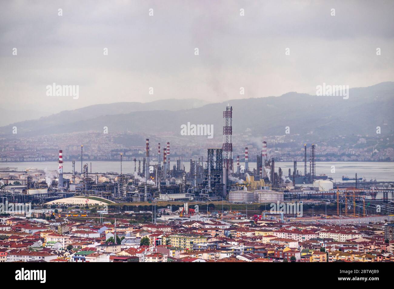 Tupras Oil Refinery High Resolution Stock Photography and Images - Alamy